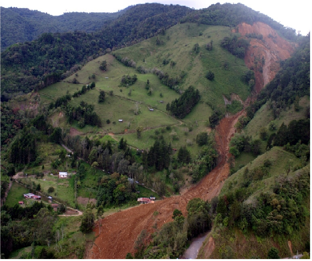 SOCIALIZED GEOMORPHOLOGY THROUGH PHOTOGRAPHY TRADITIONAL. EXAMPLES IN ...